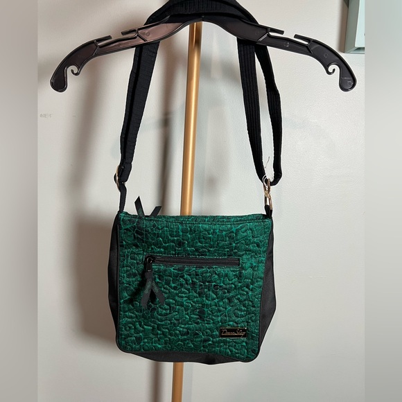 Donna Sharp | Bags | Donna Sharp Quilted Green Crossbody Bag Piwith ...